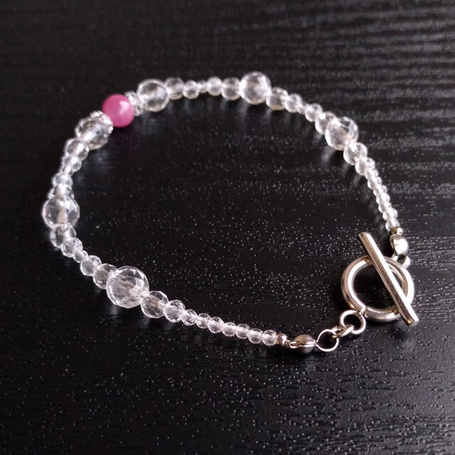 ルビー 水晶 ブレスレット サージカルステンレス使用 16 cm # 18 | iichi 日々の暮らしを心地よくするハンドメイドやアンティークのマーケットプレイス