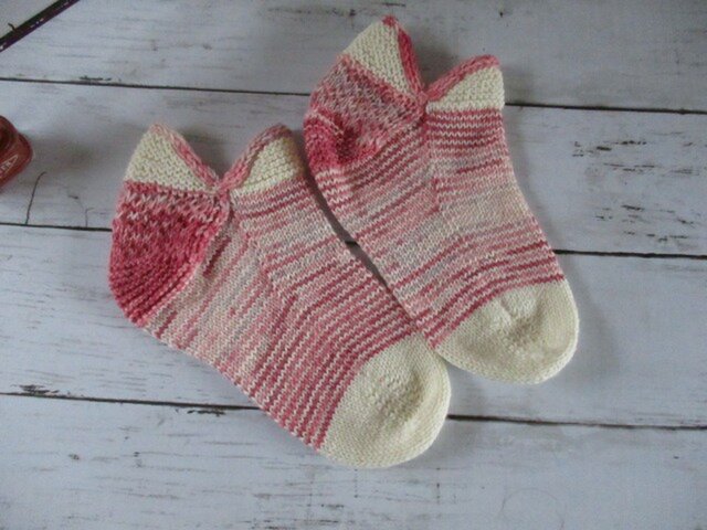 冷え取りソックス Opal Cotton KFS 216 ルビー＆KFS 207 コットンホワイト | iichi 日々の暮らしを心地よくするハンドメイドやアンティークのマーケットプレイス