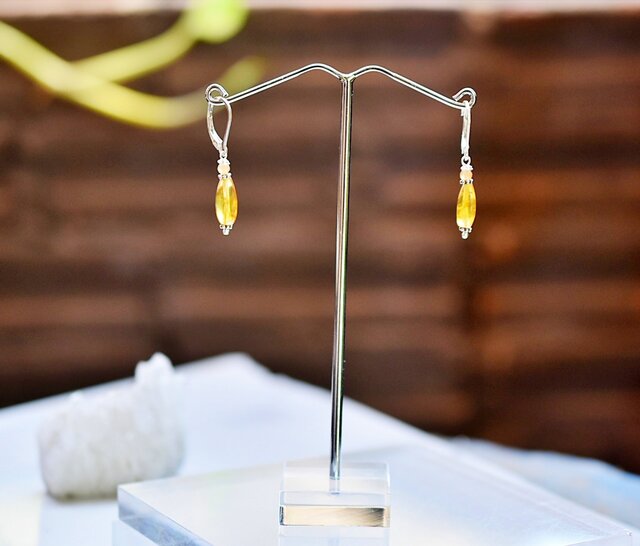 琥珀★amber シルバーピアス1189 | iichi 日々の暮らしを心地よくするハンドメイドやアンティークのマーケットプレイス
