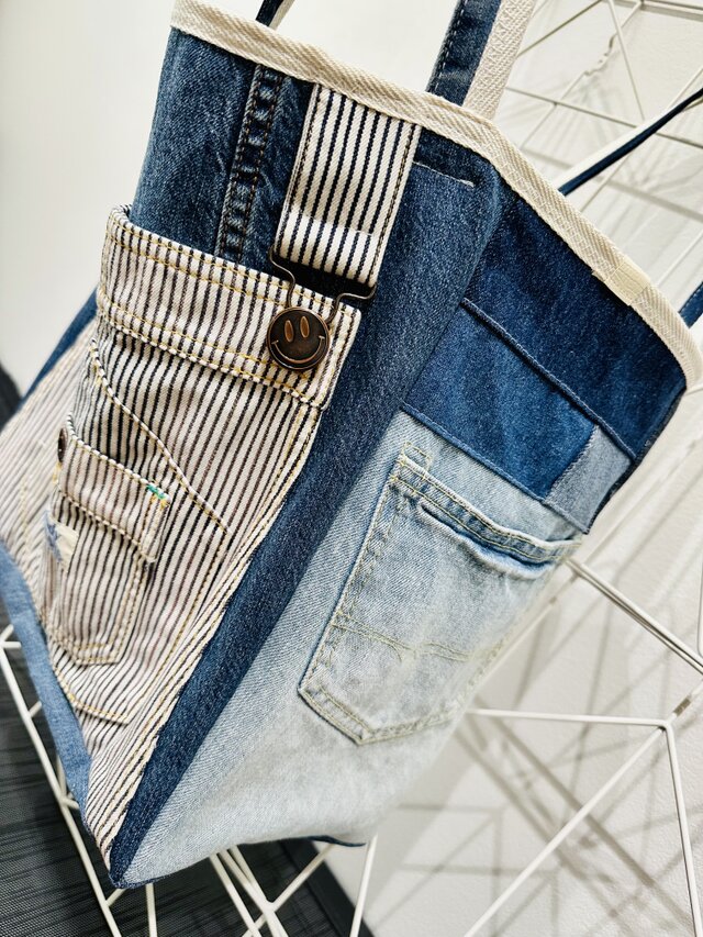 特大★収納17ヶ所★マザーズバッグ トートバッグ カバン デニムリメイク | iichi 日々の暮らしを心地よくするハンドメイドやアンティークのマーケットプレイス