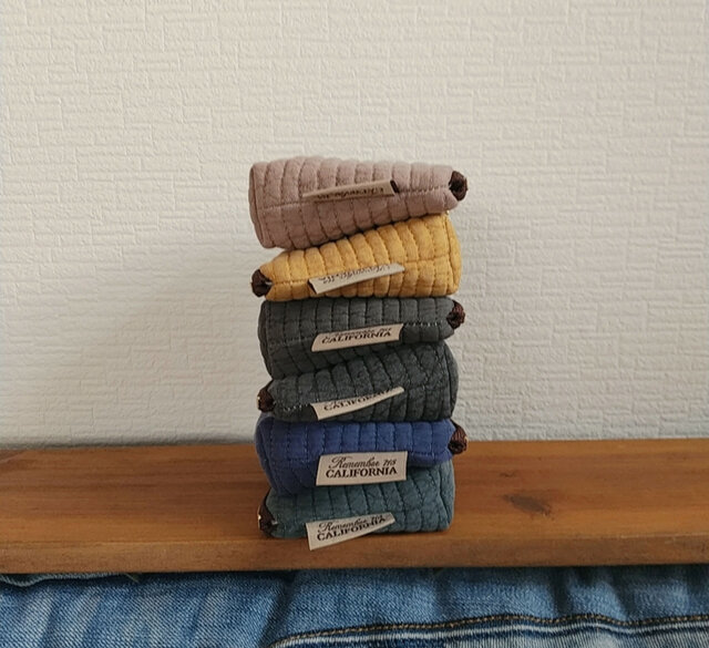 ヌビ 手のひらsizeファスナーポーチ | iichi 日々の暮らしを心地よくするハンドメイドやアンティークのマーケットプレイス