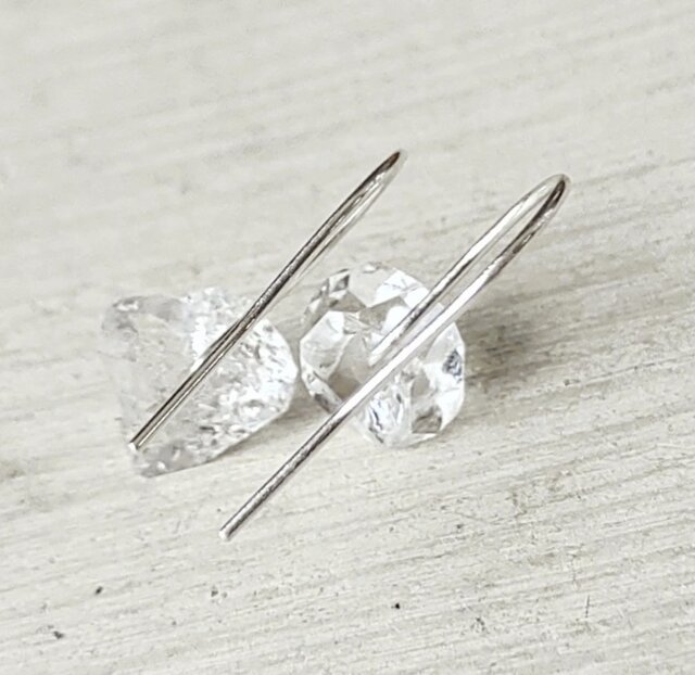 ハーキマークォーツ＊925 hook pierce | iichi 日々の暮らしを心地よくするハンドメイドやアンティークのマーケットプレイス