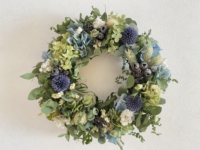 グリーンとブルーの爽やかリース2 | iichi 日々の暮らしを心地よくするハンドメイドやアンティークのマーケットプレイス