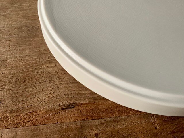 Bella 21cm 切立プレート | iichi 日々の暮らしを心地よくするハンドメイドやアンティークのマーケットプレイス