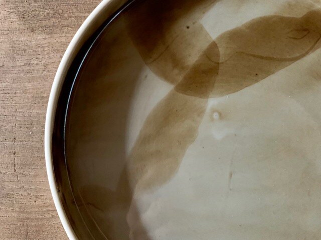 Bella 24.5cm 切立プレート | iichi 日々の暮らしを心地よくするハンドメイドやアンティークのマーケットプレイス