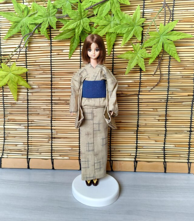 「蒼のイゲタ〈ベージュ・ブルー〉」27cmドール浴衣 | iichi 日々の暮らしを心地よくするハンドメイドやアンティークのマーケットプレイス