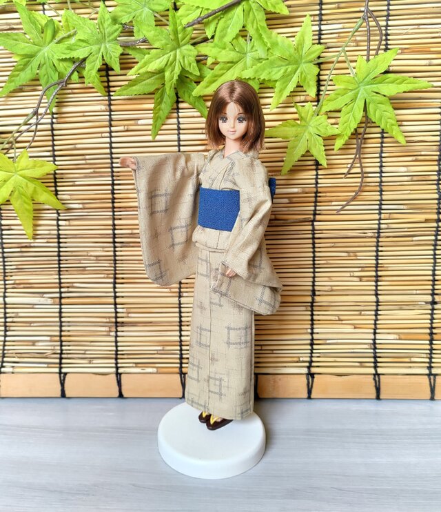 「蒼のイゲタ〈ベージュ・ブルー〉」27cmドール浴衣 | iichi 日々の暮らしを心地よくするハンドメイドやアンティークのマーケットプレイス