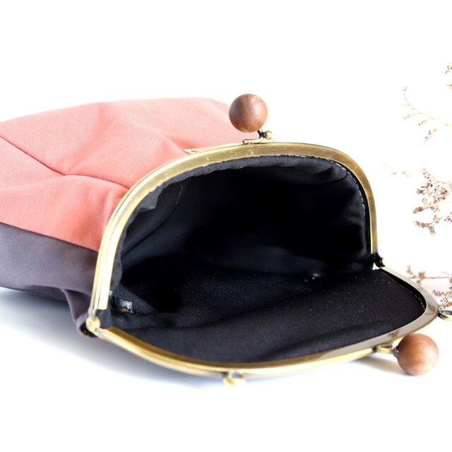 "ojigiシリーズ"ショルダーバッグ【グレー&モスピンク】Mサイズ くし形20cm | iichi 日々の暮らしを心地よくするハンドメイドやアンティークのマーケットプレイス