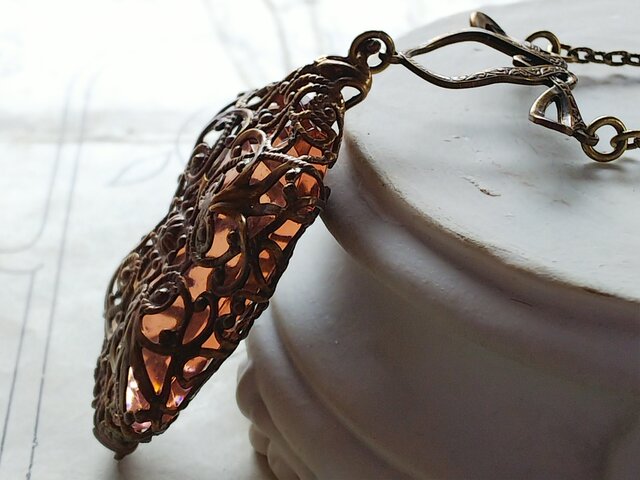 アンティーク ロザリン／Filigree･アールヌーボー調 クラシカルネックレス | iichi 日々の暮らしを心地よくするハンドメイドやアンティークのマーケットプレイス