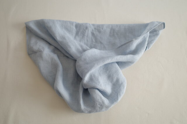 リネンのスヌード・Light blue | iichi 日々の暮らしを心地よくするハンドメイドやアンティークのマーケットプレイス