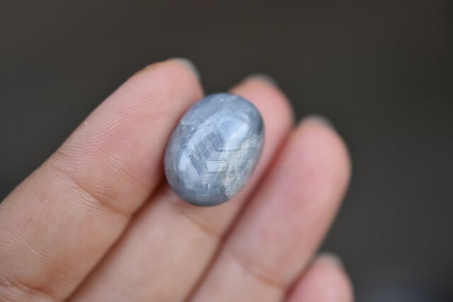 シルキー★ミャンマー産★ホワイトサファイア s959 | iichi 日々の暮らしを心地よくするハンドメイドやアンティークのマーケットプレイス