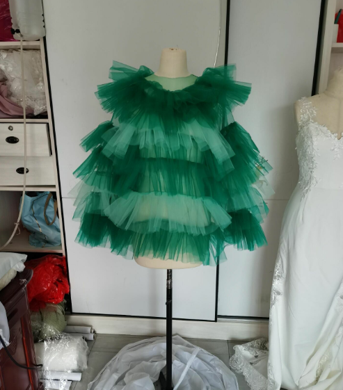 美品！グリーン ソフトチュールチュニック フェミニンなフレームレースの袖トップス | iichi 日々の暮らしを心地よくするハンドメイドやアンティークのマーケットプレイス