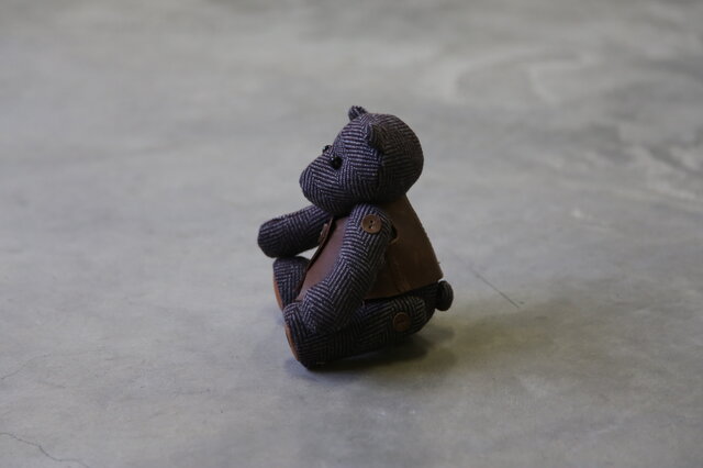 sourire bear leather jacket | iichi 日々の暮らしを心地よくするハンドメイドやアンティークのマーケットプレイス