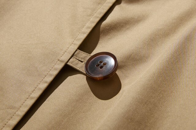 羽織るだけで雰囲気格上げ フード付きアウター ロングコート 淡い茶色 230911-2 | iichi 日々の暮らしを心地よくするハンドメイドやアンティークのマーケットプレイス