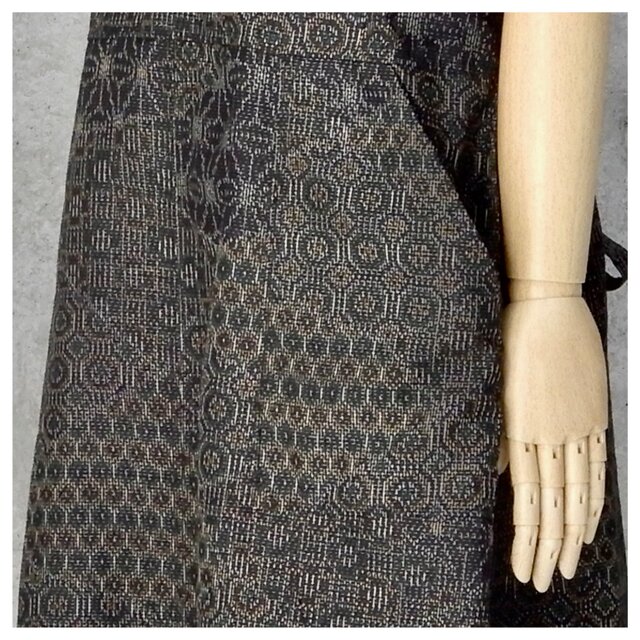 着物リメイク 紬のサロペットスカート L〜LL | iichi 日々の暮らしを心地よくするハンドメイドやアンティークのマーケットプレイス