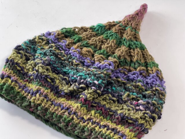 1点限定！ どんぐりニット帽子 野呂英作毛糸使用 フォレストグリーングラデーション | iichi 日々の暮らしを心地よくするハンドメイドやアンティークのマーケットプレイス