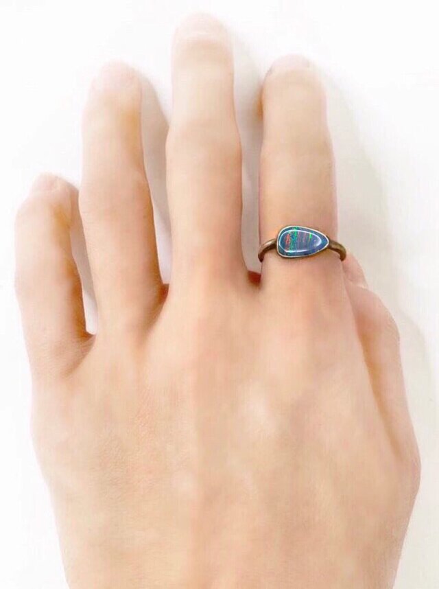 一点もの k18 WT Boulder Opal リング No.25/ 受注制作 | iichi 日々の暮らしを心地よくするハンドメイドやアンティークのマーケットプレイス