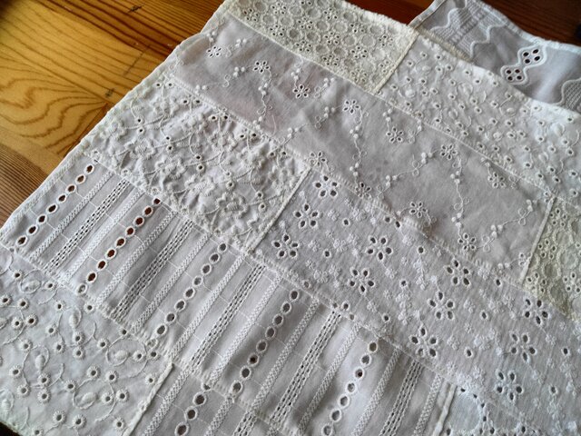 ♥コットンレースのミックスバージョン♥アンティーク風♥ナチュラルインテリア♥細長パッチワークカーテン★60×135★ | iichi 日々の暮らしを心地よくするハンドメイドやアンティークの ...