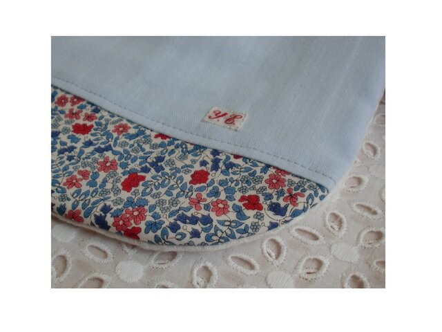 PURE*スタイ*Wガーゼブルー＆綿麻リバティEmilia’sFlowers レッド・ブルー系 | iichi 日々の暮らしを心地よくするハンドメイドやアンティークのマーケットプレイス