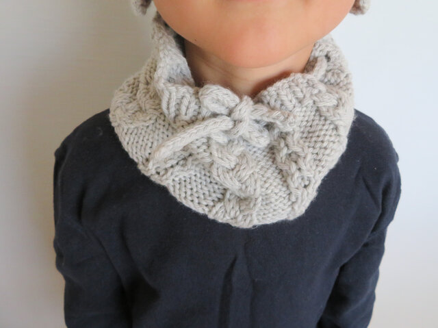 雪の日のこどものスヌード/off | iichi 日々の暮らしを心地よくするハンドメイドやアンティークのマーケットプレイス