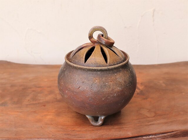 備前焼 香炉(桐箱付き) i-093 | iichi 日々の暮らしを心地よくするハンドメイドやアンティークのマーケットプレイス