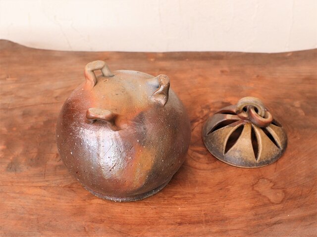 備前焼 香炉(桐箱付き) i-093 | iichi 日々の暮らしを心地よくするハンドメイドやアンティークのマーケットプレイス