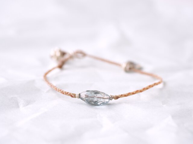 モスアクアマリン 紐ブレスレット silver950 | iichi 日々の暮らしを心地よくするハンドメイドやアンティークのマーケットプレイス