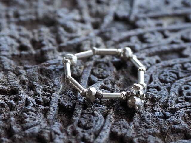 beads ring -silver- | iichi 日々の暮らしを心地よくするハンドメイドやアンティークのマーケットプレイス