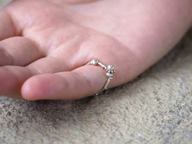 beads ring -silver- | iichi 日々の暮らしを心地よくするハンドメイドやアンティークのマーケットプレイス
