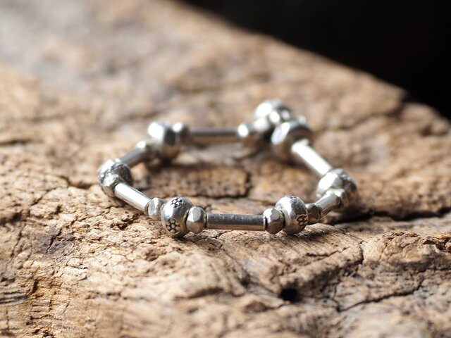 beads ring -シルバー- | iichi 日々の暮らしを心地よくするハンドメイドやアンティークのマーケットプレイス