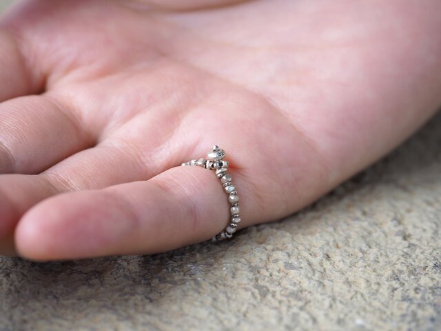 beads ring -シルバー- | iichi 日々の暮らしを心地よくするハンドメイドやアンティークのマーケットプレイス