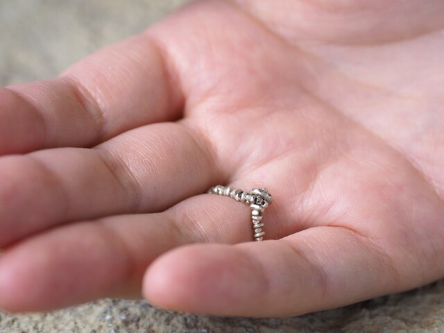 beads ring -大判シルバー- | iichi 日々の暮らしを心地よくするハンドメイドやアンティークのマーケットプレイス