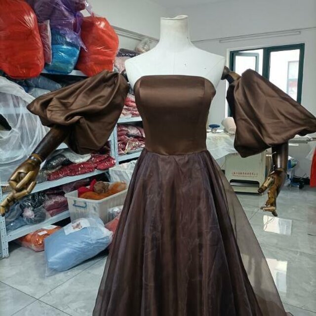 即納！大人気上昇！ 茶 カラードレス ベアトップ 取り外し袖 拳式/前撮り | iichi 日々の暮らしを心地よくするハンドメイドや ...