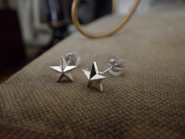 スターピアス SV | iichi 日々の暮らしを心地よくするハンドメイドやアンティークのマーケットプレイス