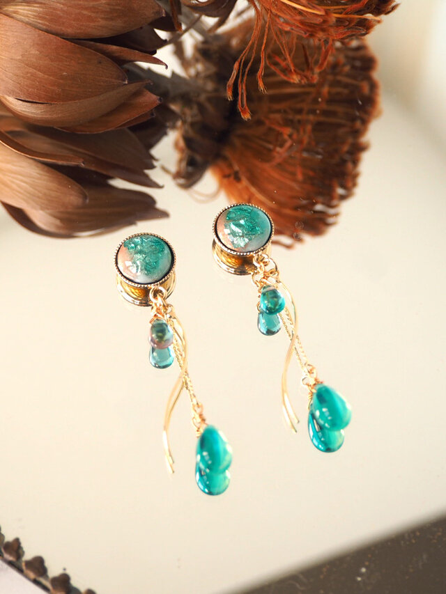 七宝焼 露時雨〇雫ピアス | iichi 日々の暮らしを心地よくするハンドメイドやアンティークのマーケットプレイス