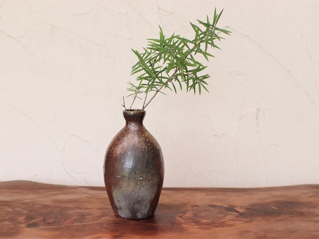 備前焼 花入 h2-112 | iichi 日々の暮らしを心地よくするハンドメイドやアンティークのマーケットプレイス