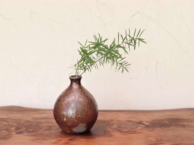 備前焼 花入 h2-116 | iichi 日々の暮らしを心地よくするハンドメイドやアンティークのマーケットプレイス