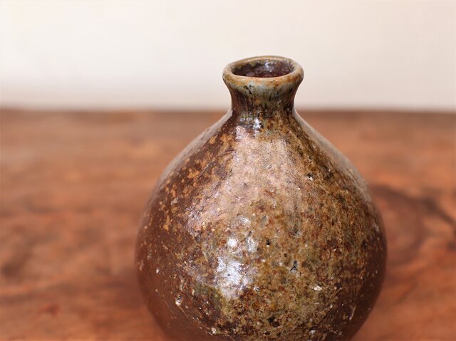 備前焼 花入 h2-116 | iichi 日々の暮らしを心地よくするハンドメイドやアンティークのマーケットプレイス