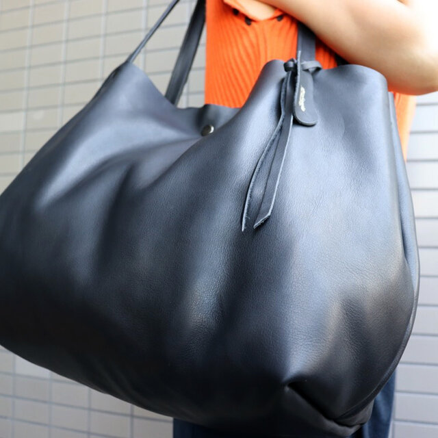 【期間限定】イタリアンレザー 触れば分かる しっとり 天然革 ハンドメイド9134 | iichi 日々の暮らしを心地よくするハンドメイドやアンティークのマーケットプレイス