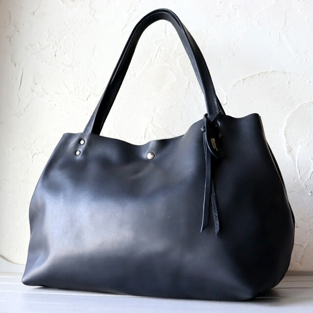 【期間限定】イタリアンレザー 触れば分かる しっとり 天然革 ハンドメイド9134 | iichi 日々の暮らしを心地よくするハンドメイドやアンティークのマーケットプレイス