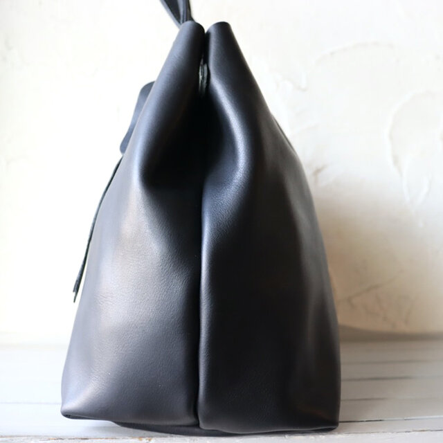 【期間限定】イタリアンレザー 触れば分かる しっとり 天然革 ハンドメイド9134 | iichi 日々の暮らしを心地よくするハンドメイドやアンティークのマーケットプレイス