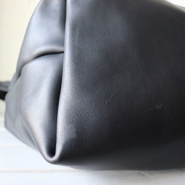 【期間限定】イタリアンレザー 触れば分かる しっとり 天然革 ハンドメイド9134 | iichi 日々の暮らしを心地よくするハンドメイドやアンティークのマーケットプレイス