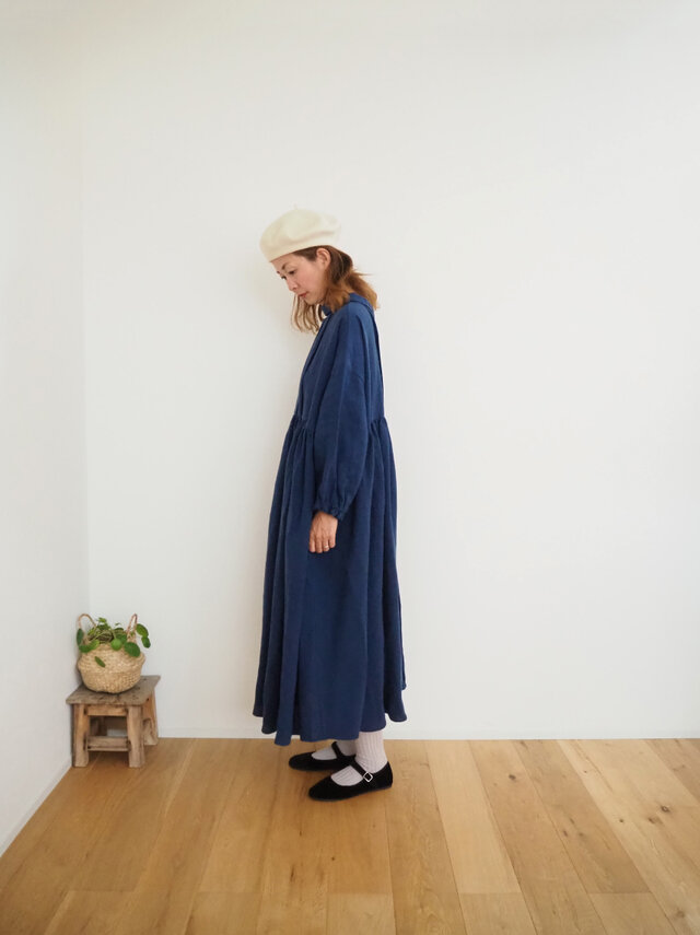 French linen canvas tuck one-piece / NAVY | iichi 日々の暮らしを心地よくするハンドメイドやアンティークのマーケットプレイス