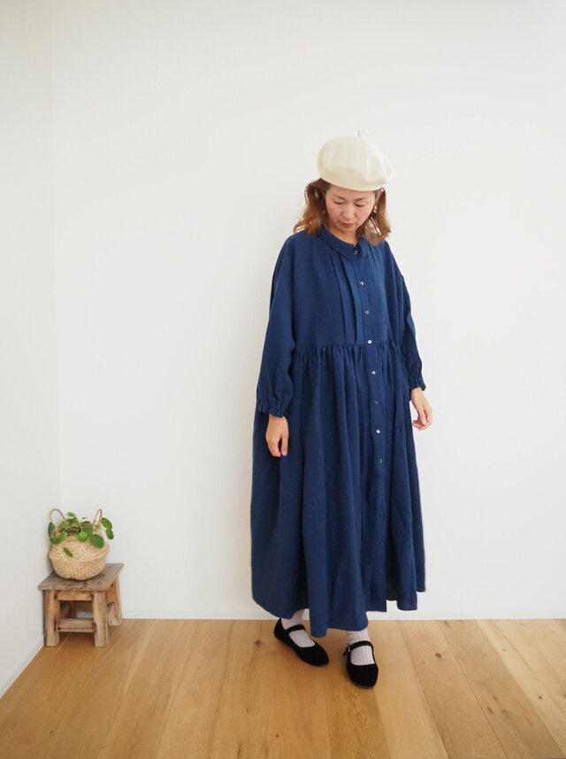 French linen canvas tuck one-piece / NAVY | iichi 日々の暮らしを心地よくするハンドメイドやアンティークのマーケットプレイス