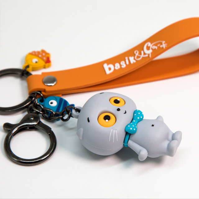 Basik キーチェーン with FISH | iichi 日々の暮らしを心地よくするハンドメイドやアンティークのマーケットプレイス