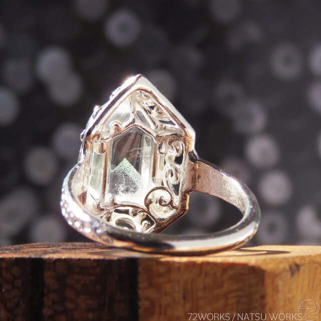 フックサイト in クォーツ / Fuchsite in Quartz ll | iichi 日々の暮らしを心地よくするハンドメイドやアンティークのマーケットプレイス