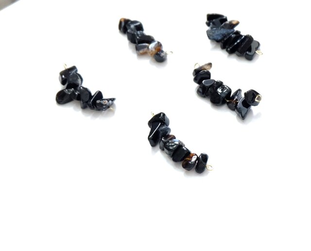 G114【守護】天然石【オニキス】のさざれバーネックレス | iichi 日々の暮らしを心地よくするハンドメイドやアンティークのマーケットプレイス