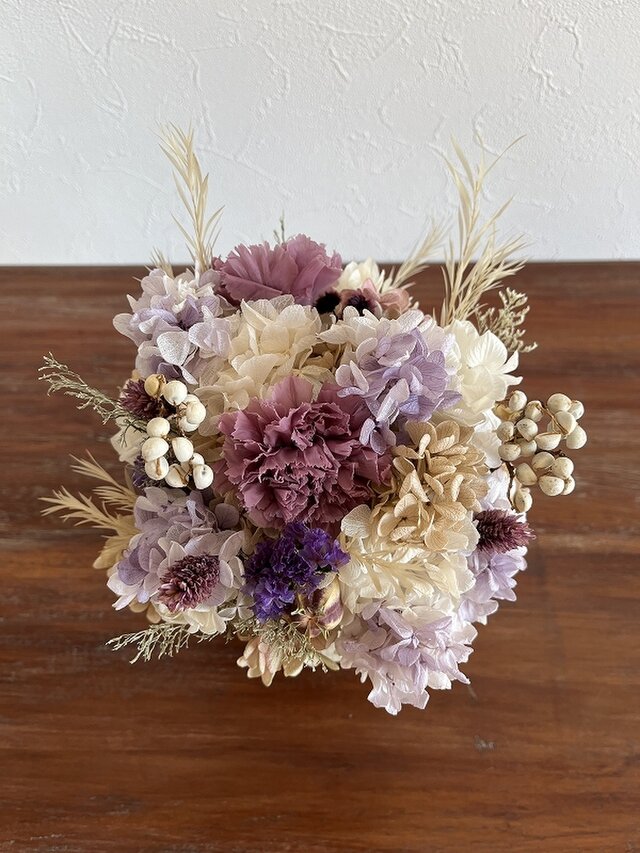 Carnation / カーネーション ポットアレンジⓁswan | iichi 日々の暮らしを心地よくするハンドメイドやアンティークのマーケットプレイス