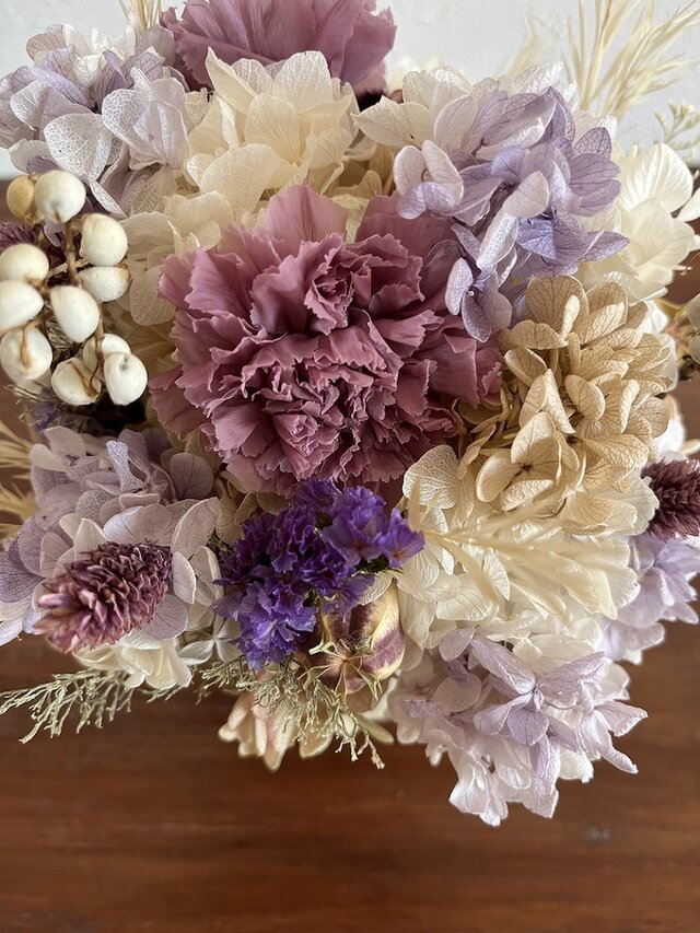 Carnation / カーネーション ポットアレンジⓁswan | iichi 日々の暮らしを心地よくするハンドメイドやアンティークのマーケットプレイス