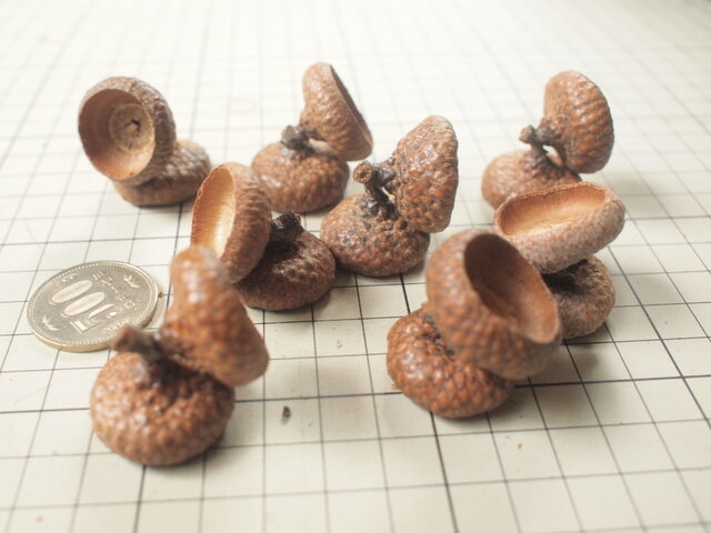どんぐり帽子 双子8組 大きい！2.5㎝強 個 500円-5円玉サイズ No.13 | iichi 日々の暮らしを心地よくするハンドメイドやアンティークのマーケットプレイス